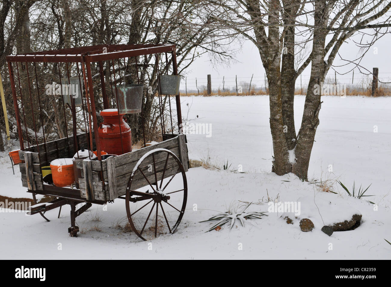 Covered cart hi-res stock photography and images - Alamy