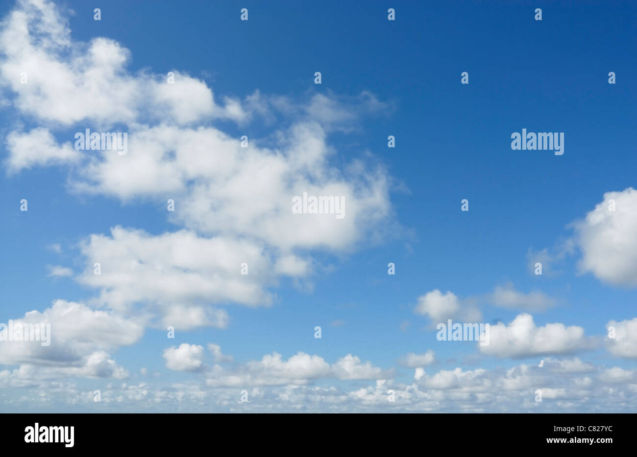 Simple cloudscape background photograph Stock Photo - Alamy