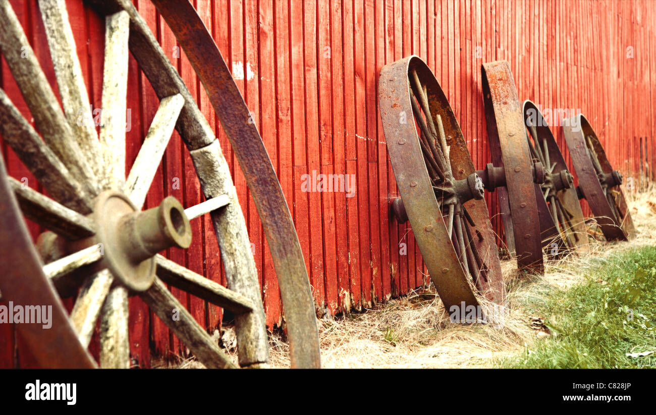 Old wagon wheels hi-res stock photography and images - Alamy