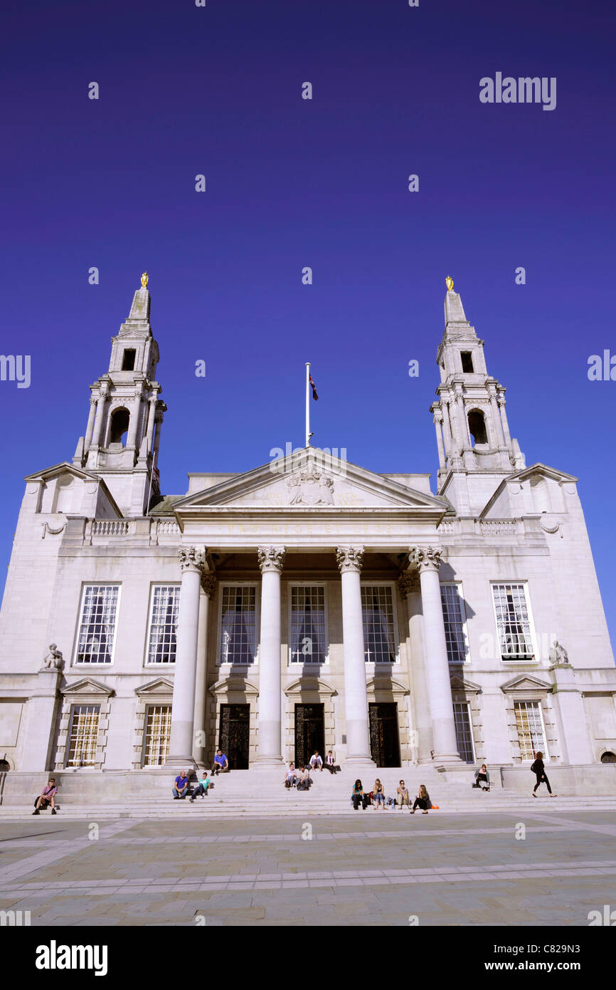 Leeds civic hall designed by vincent harris opened by King George V in ...