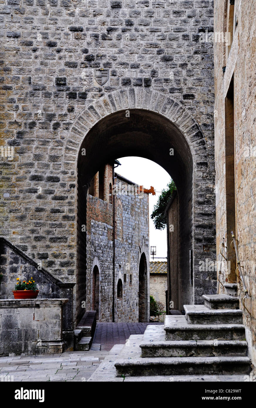 Tuscan architecture medieval hi-res stock photography and images - Alamy