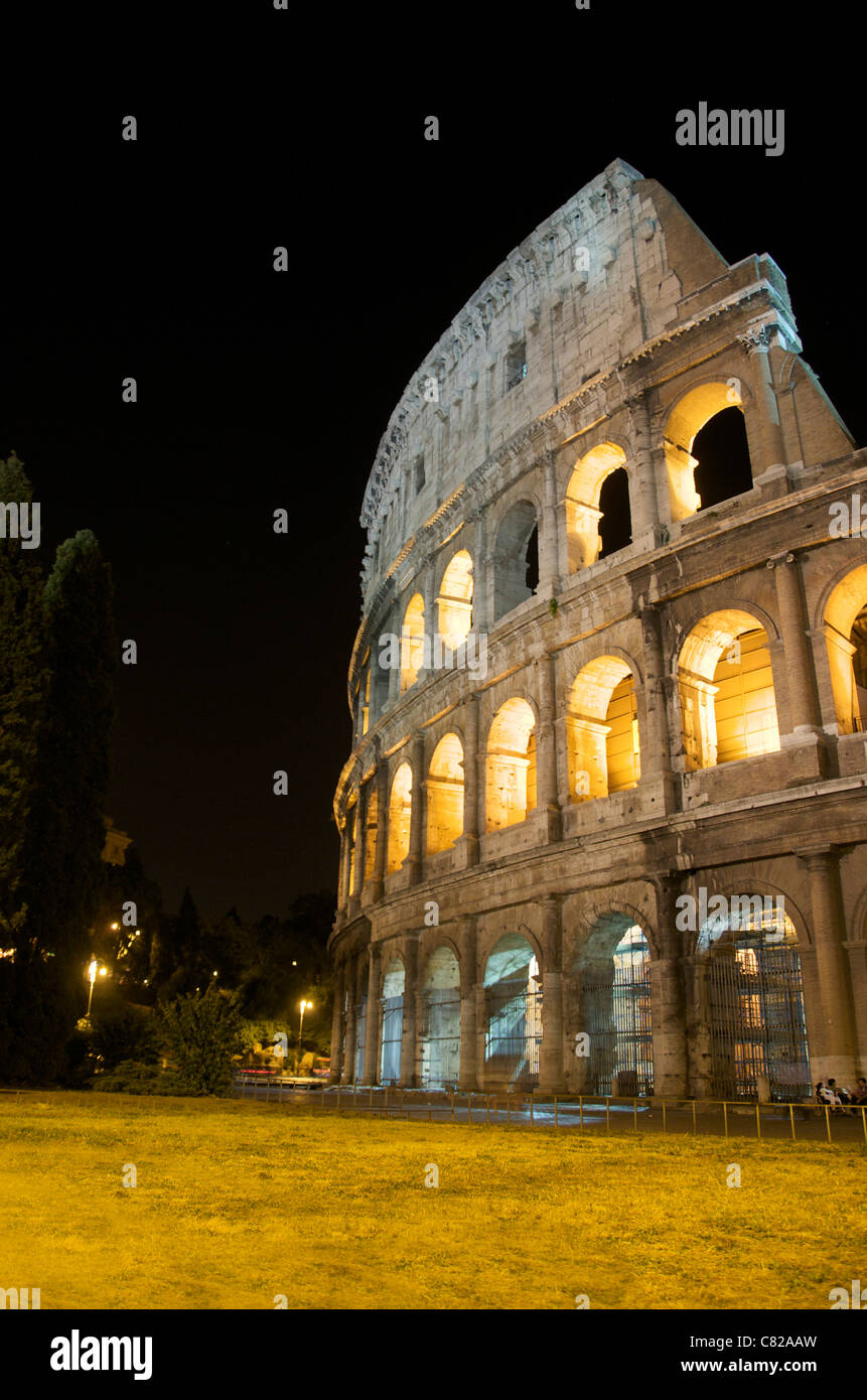 Coliseum, illuminated at night, Rome, Italy, Europe Stock Photo - Alamy