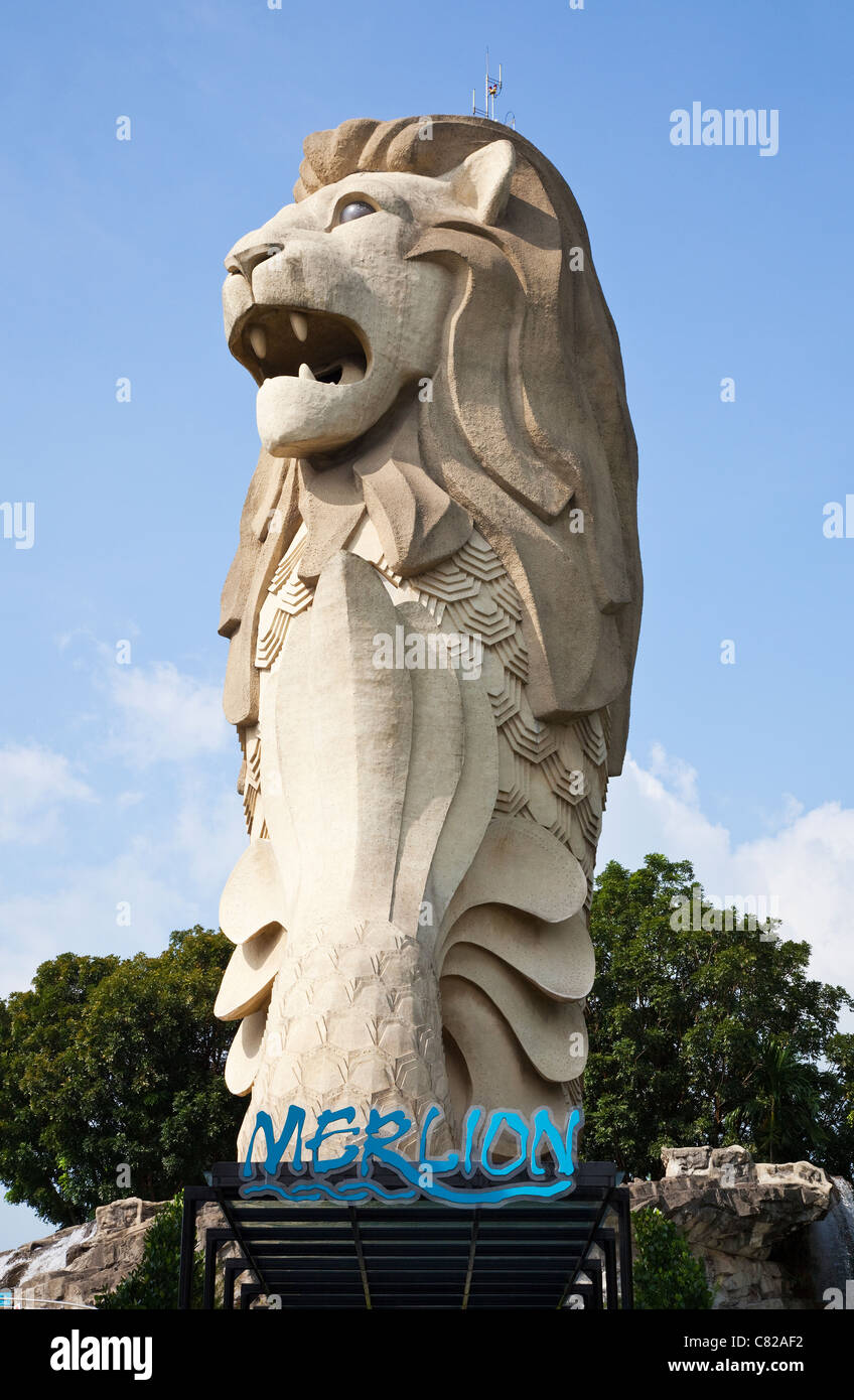 The Merlion Statue on Sentosa Island, Singapore Stock Photo - Alamy