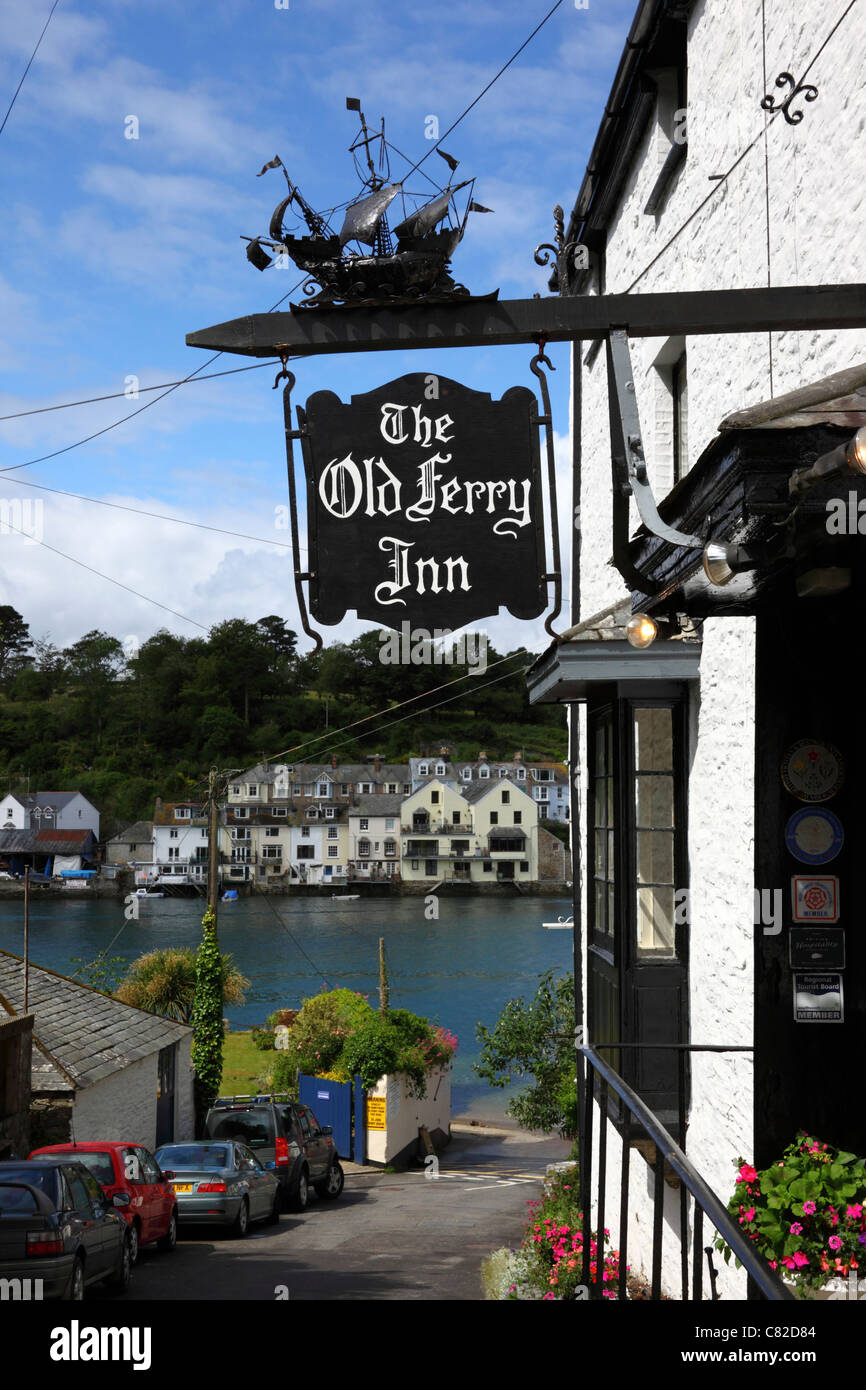 The Old Ferry Inn, River Fowey in background, Bodinnick, near Fowey ...
