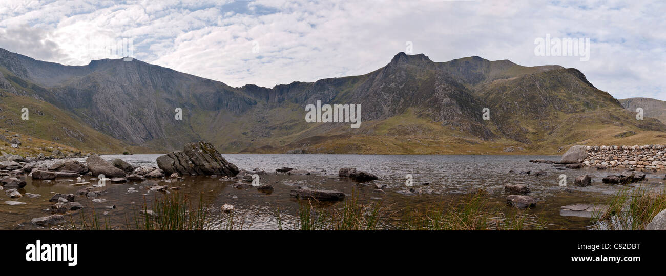 Llyn Idwal, Cwm Idwal, Ogwen North Wales, Uk Stock Photo - Alamy