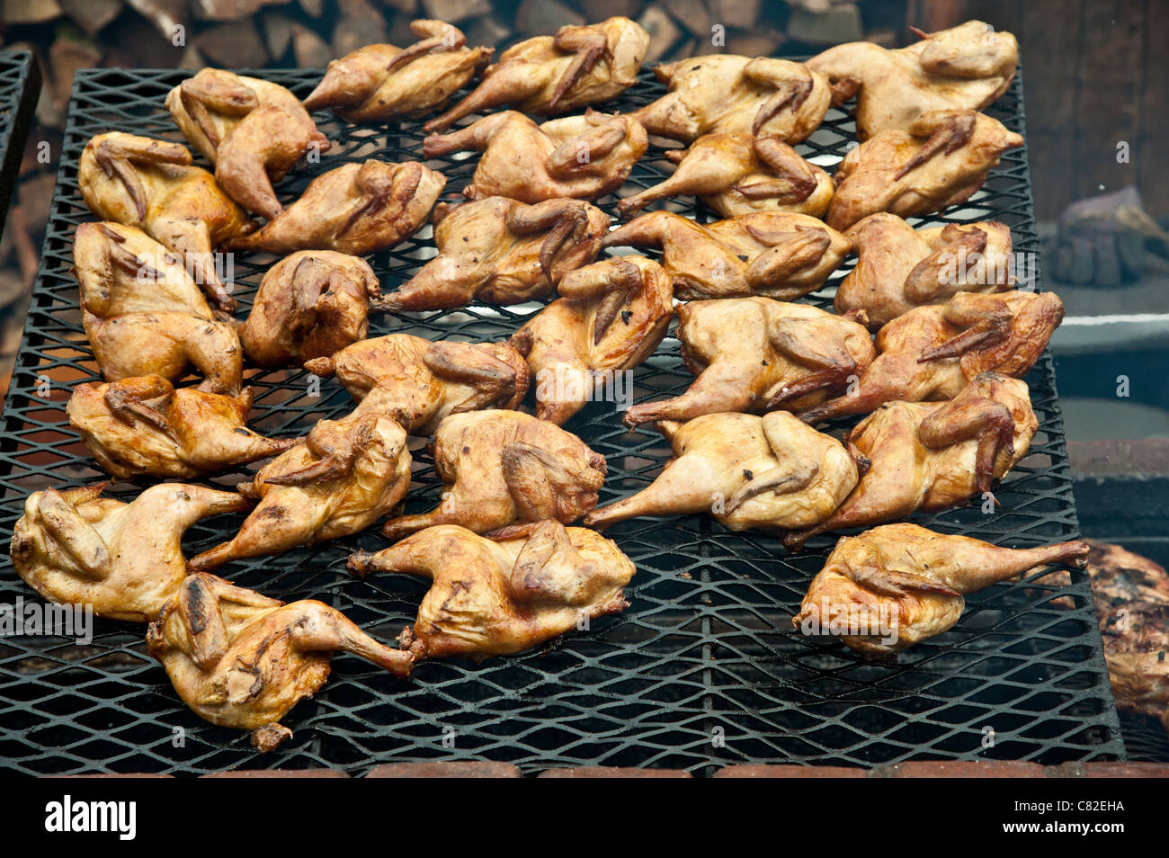 Open fire grilled chicken hi-res stock photography and images - Alamy