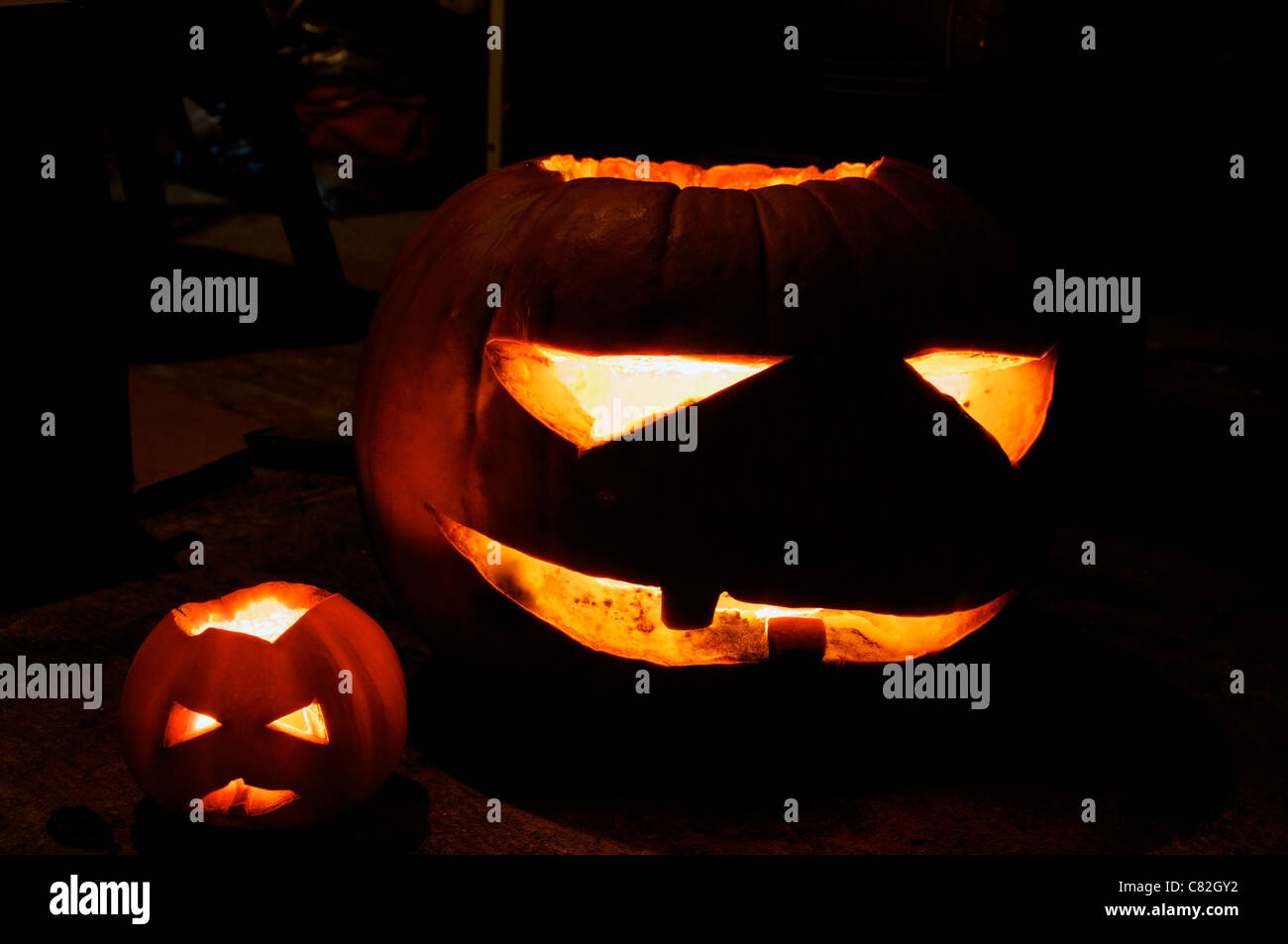 Smiling jack o lanterns hi-res stock photography and images - Alamy