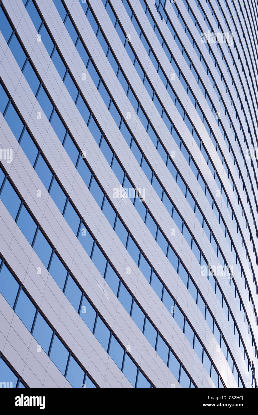 Glass patterns on buildings hi-res stock photography and images - Alamy
