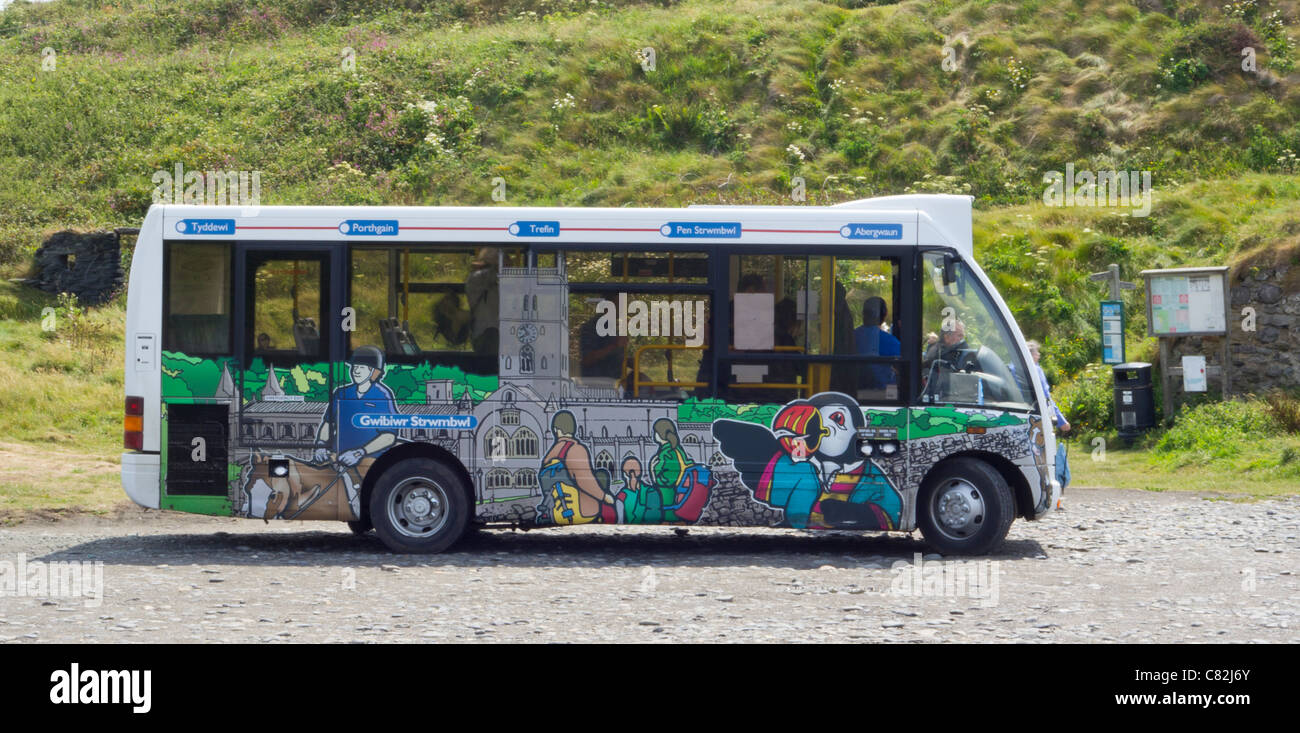 The Strumble Shuttle bus stops to pick up passengers at Abereiddi Stock ...