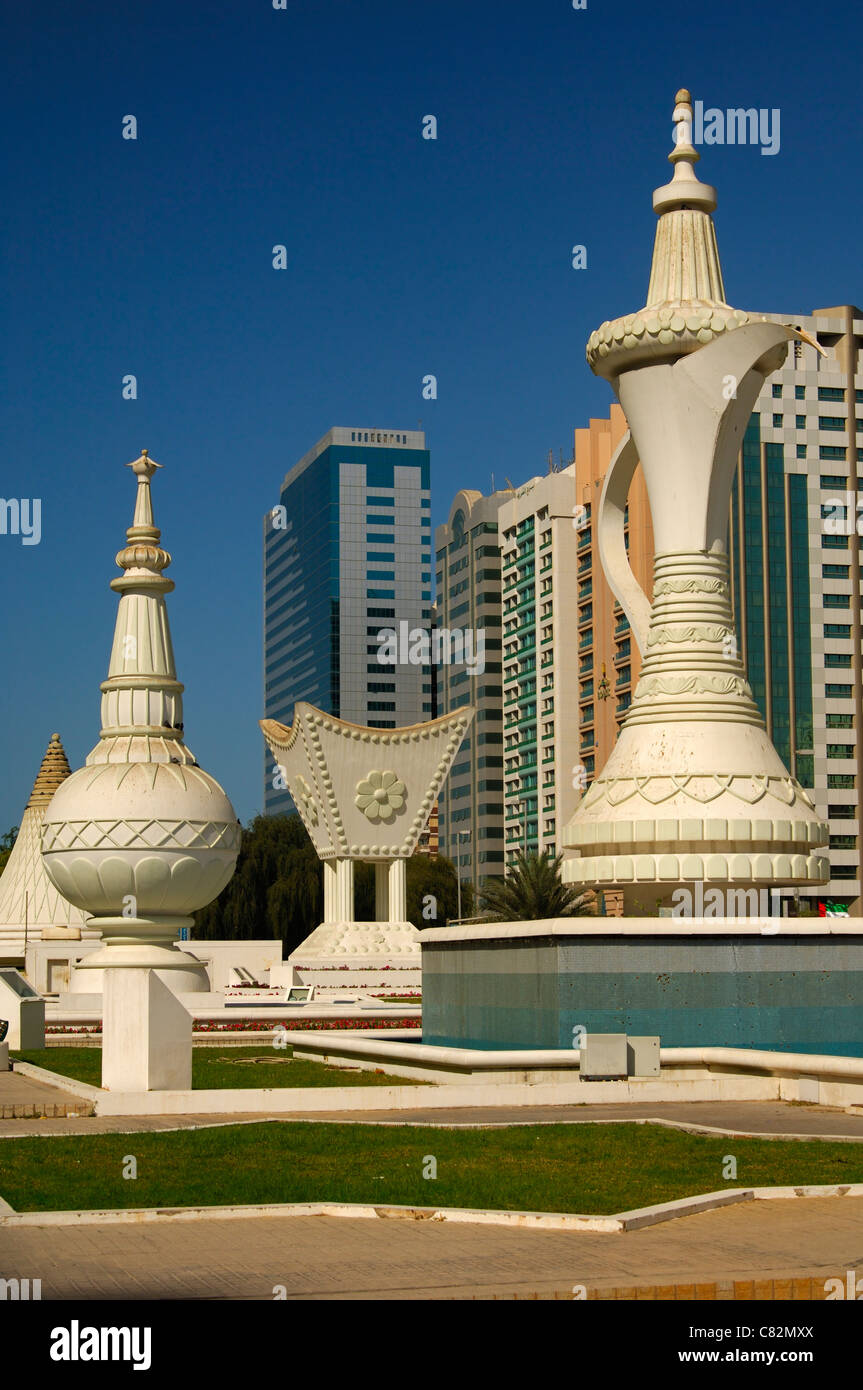 Giant sculptures as symbols of Arabian traditions and hospitality on ...