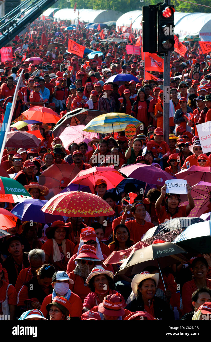traffic light turned to Red for protest, Red shirt protest, Phan Fa ...
