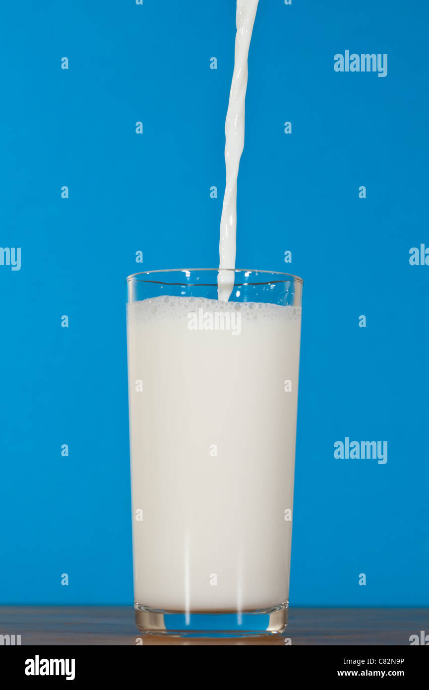 Milk being poured hi-res stock photography and images - Alamy