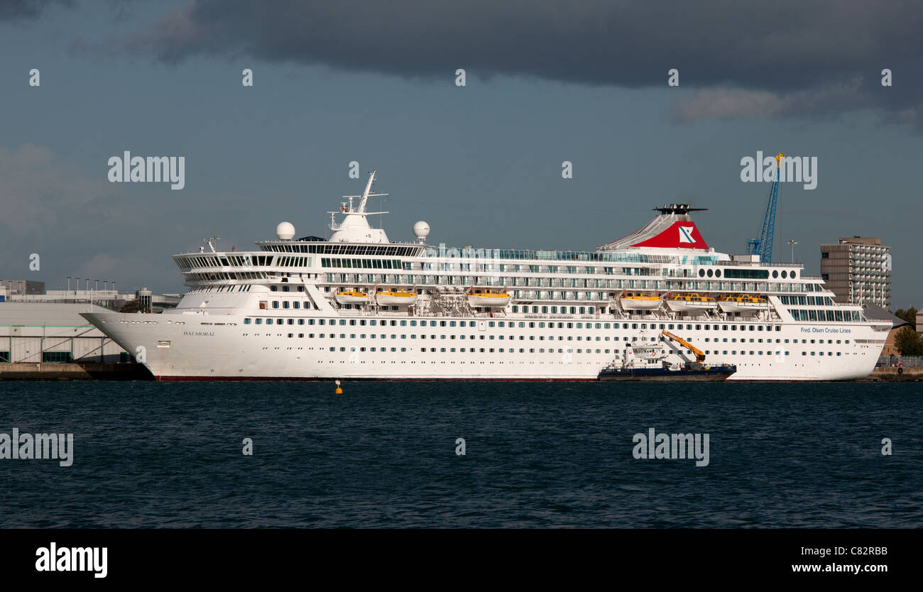 Cruise ship 'Balmoral' berthed at New Docks, Port of Southampton ...