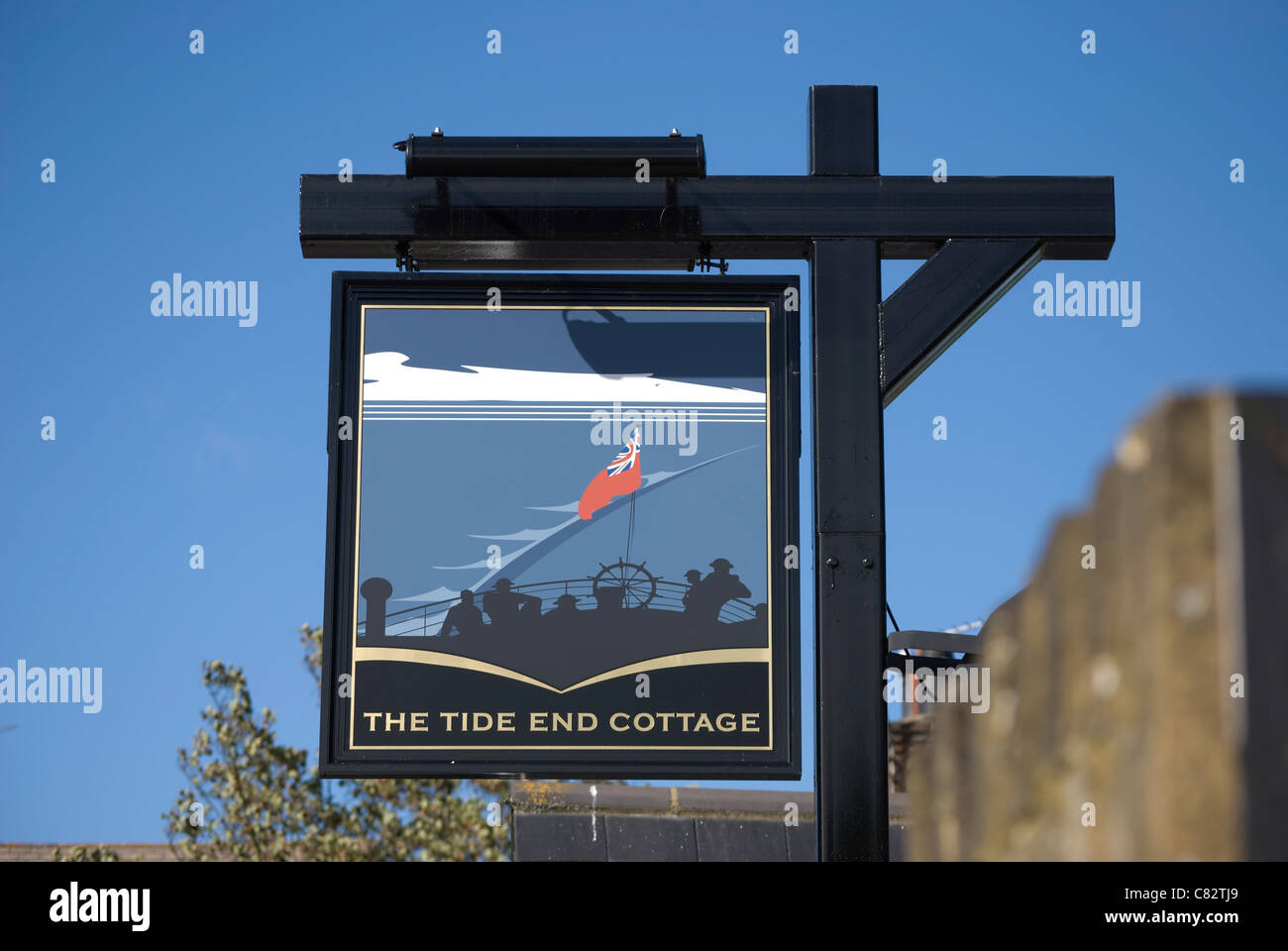 Pub pubs sign hi-res stock photography and images - Alamy