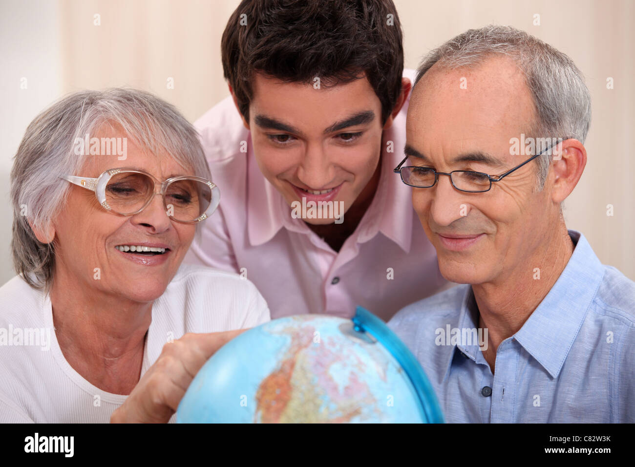 Family journey around world hi-res stock photography and images - Alamy