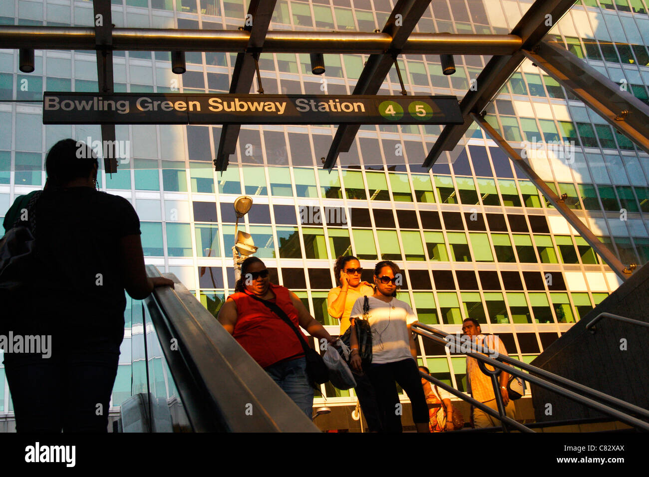 Bowling green station hi-res stock photography and images - Alamy