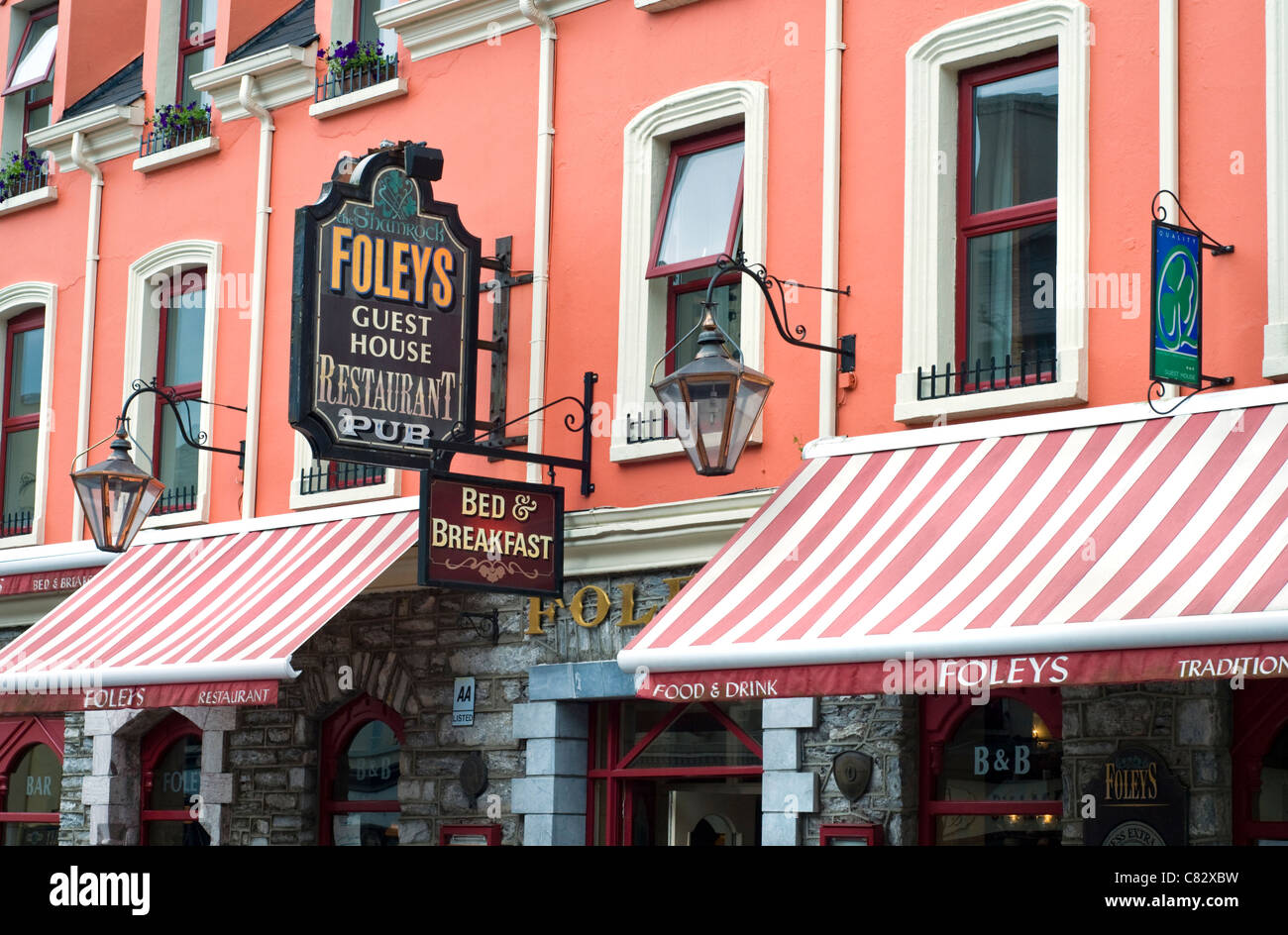 Foleys pub kenmare hi-res stock photography and images - Alamy