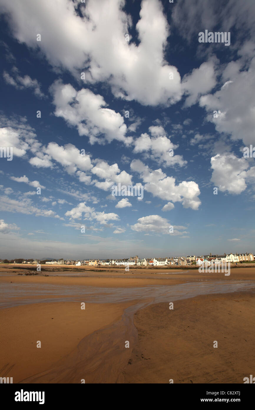 Elie beach harbour hi-res stock photography and images - Alamy