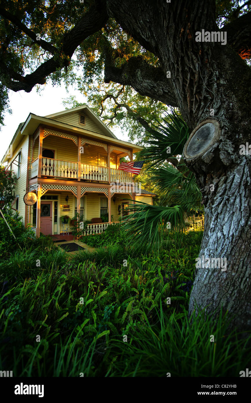 Beautiful victorian style house on hi-res stock photography and images ...
