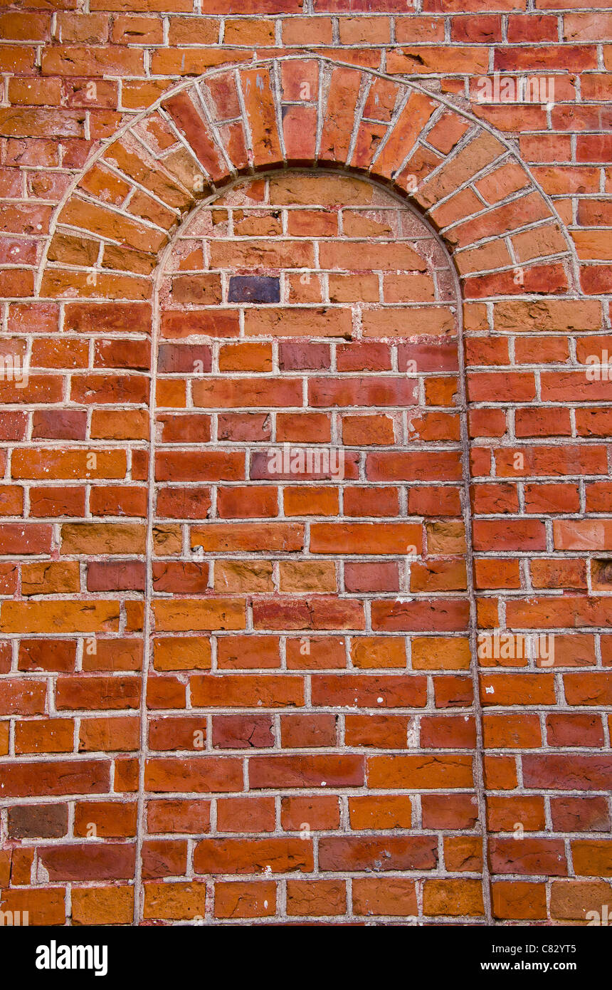 Rounded brick hi-res stock photography and images - Alamy