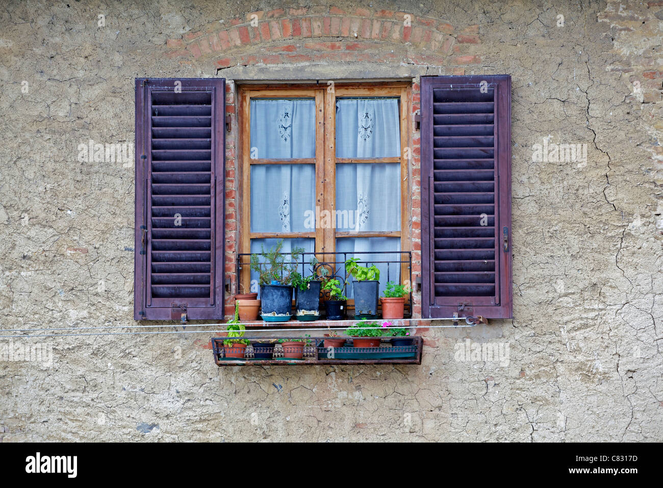 Tuscany window hi-res stock photography and images - Alamy