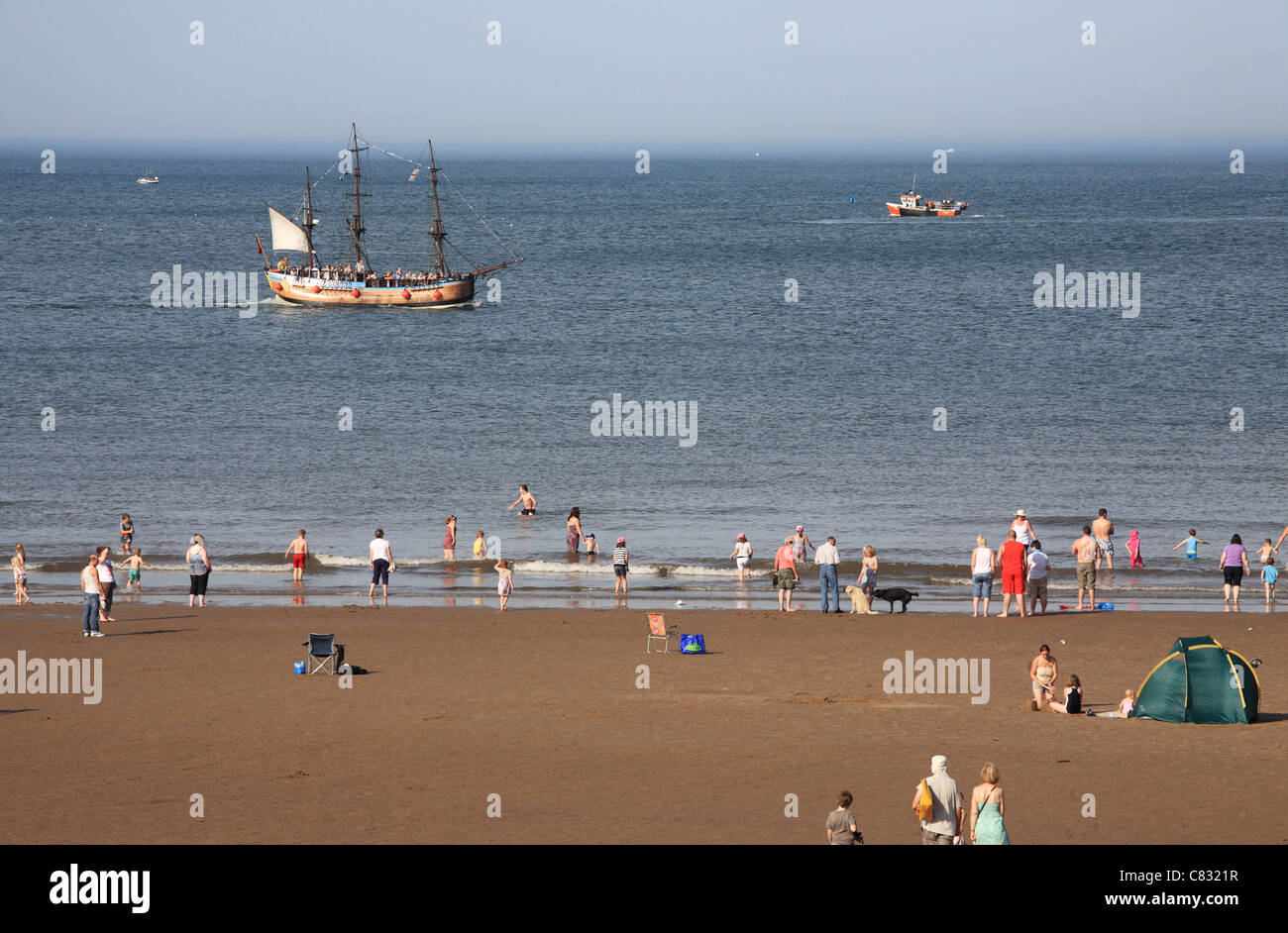 Endeavour ship hi-res stock photography and images - Alamy