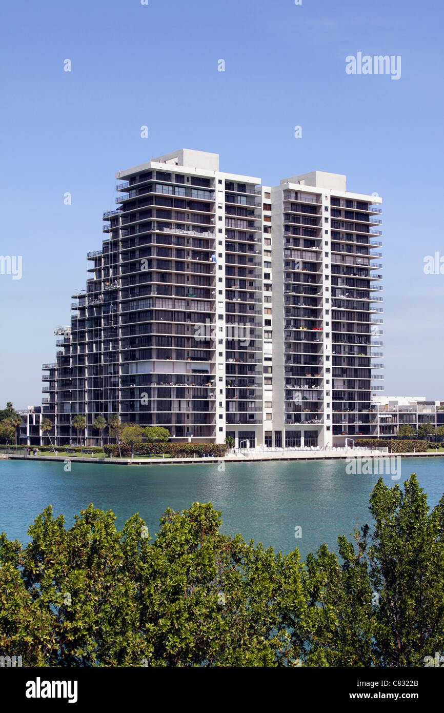 Miami cityline hi-res stock photography and images - Alamy