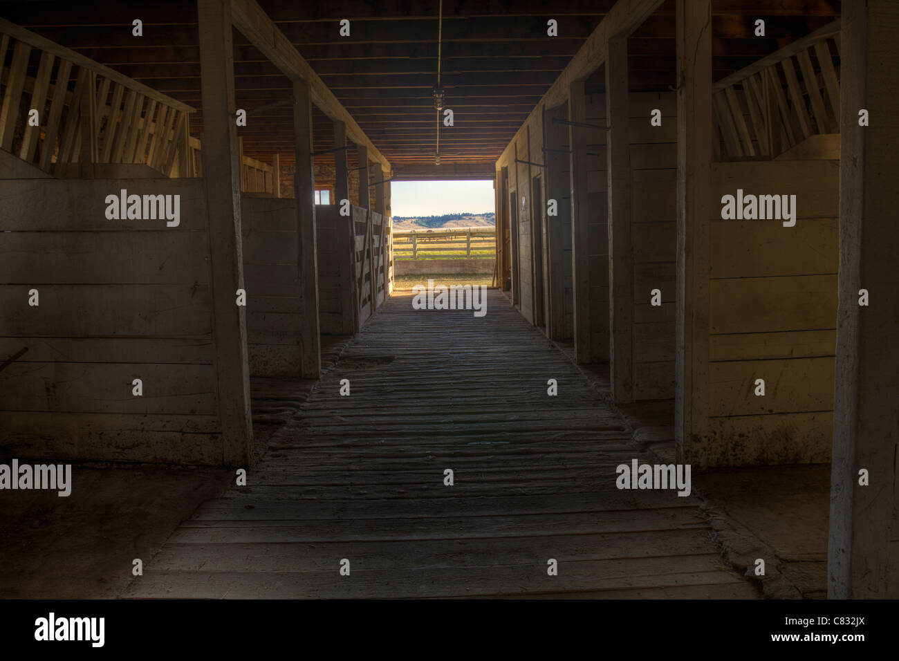 Barn door interior hi-res stock photography and images - Alamy