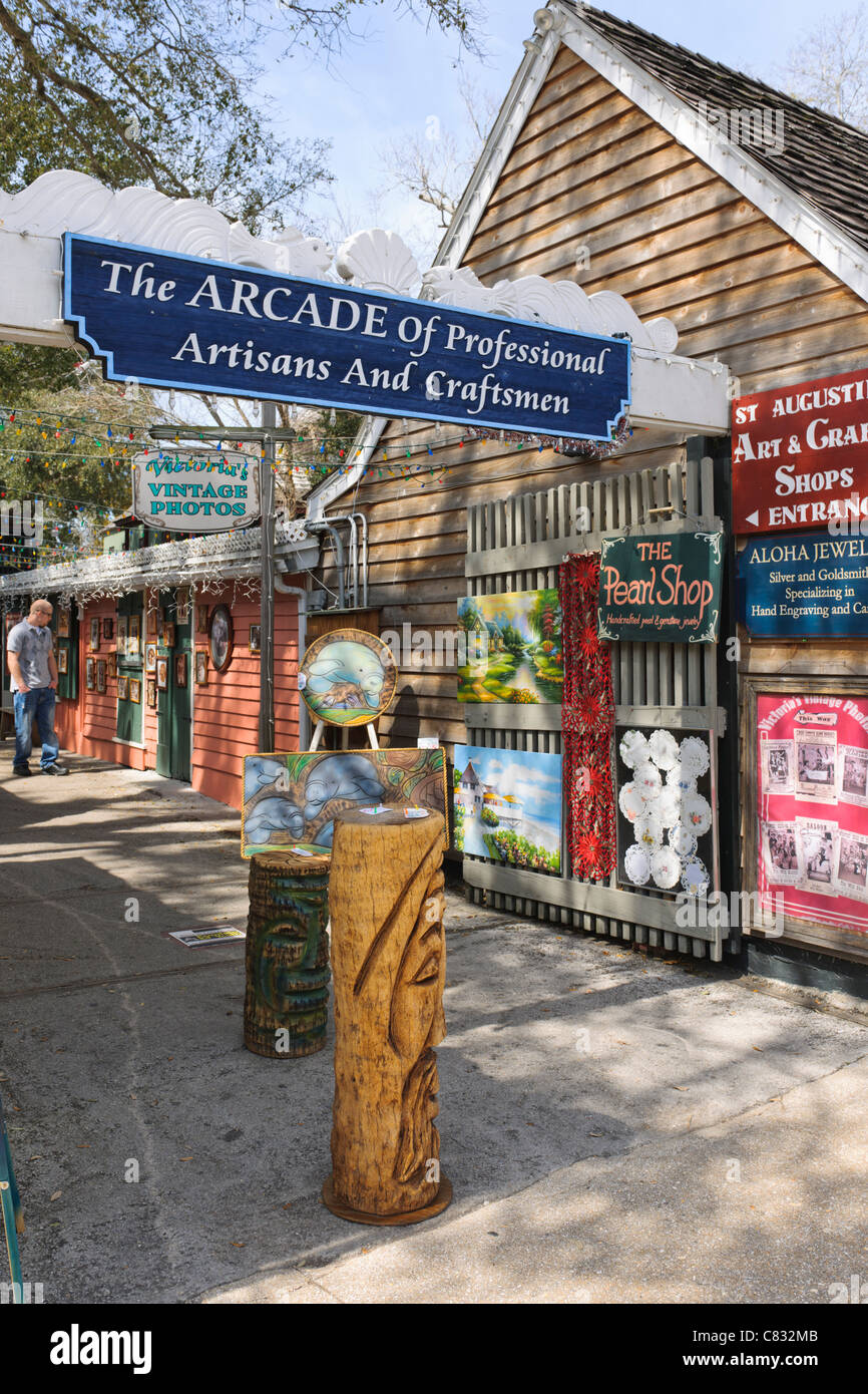 Spanish arcade hi-res stock photography and images - Alamy