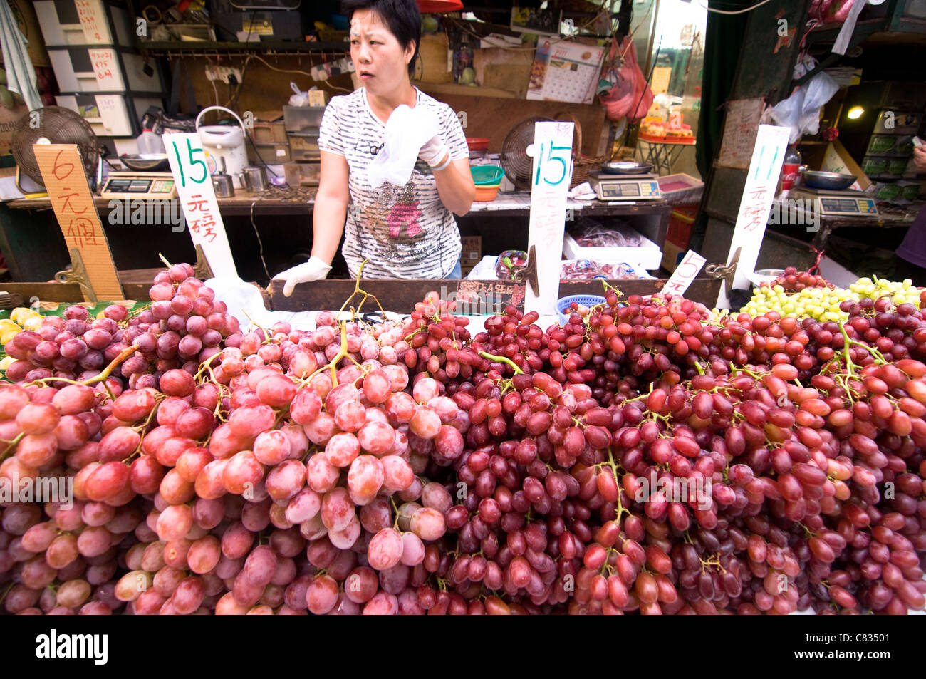 Asian grapes market hi-res stock photography and images - Alamy