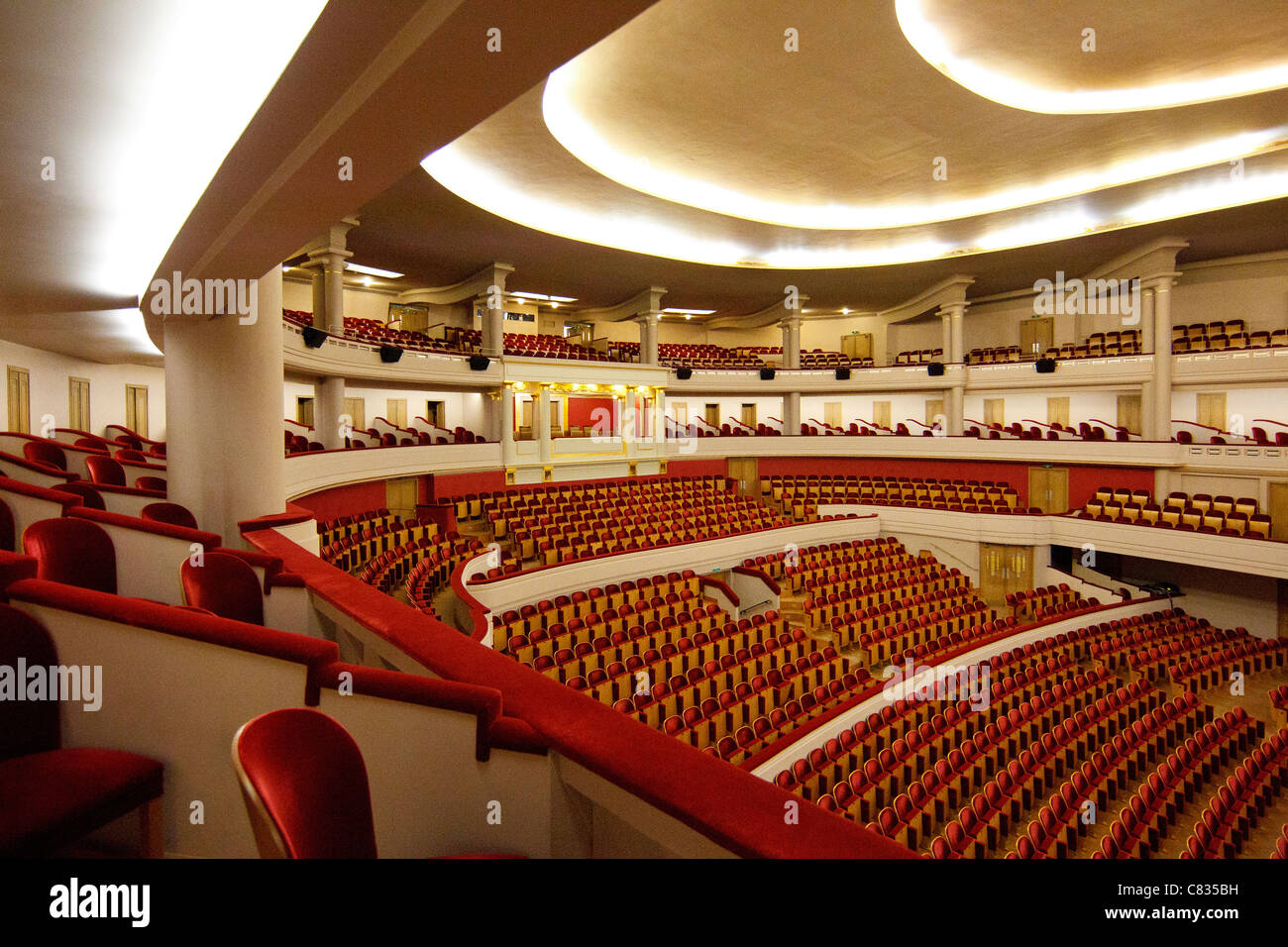 The Brussels opera house is officially called Le Théâtre Royal de la ...