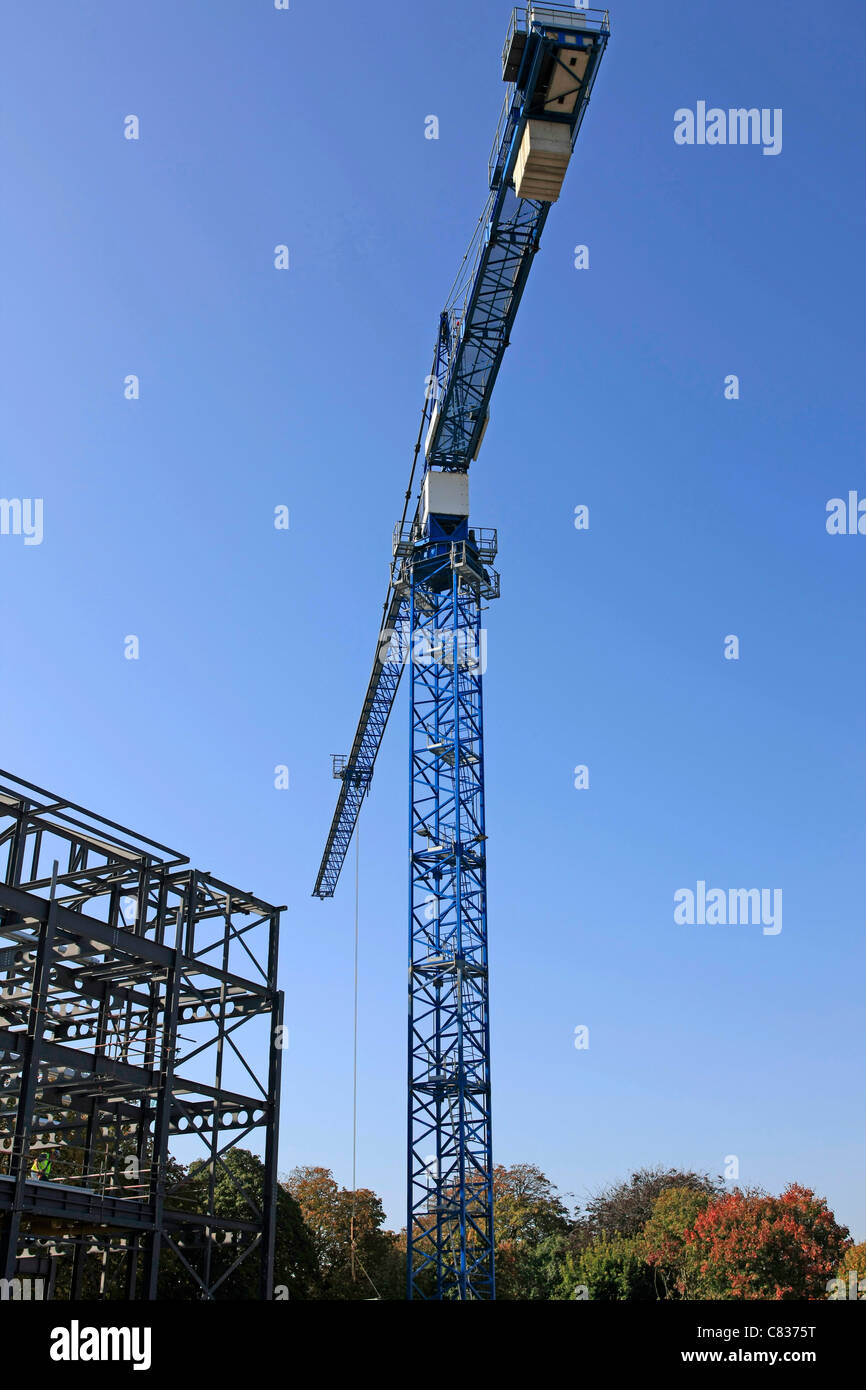 Fixed cranes hi-res stock photography and images - Alamy