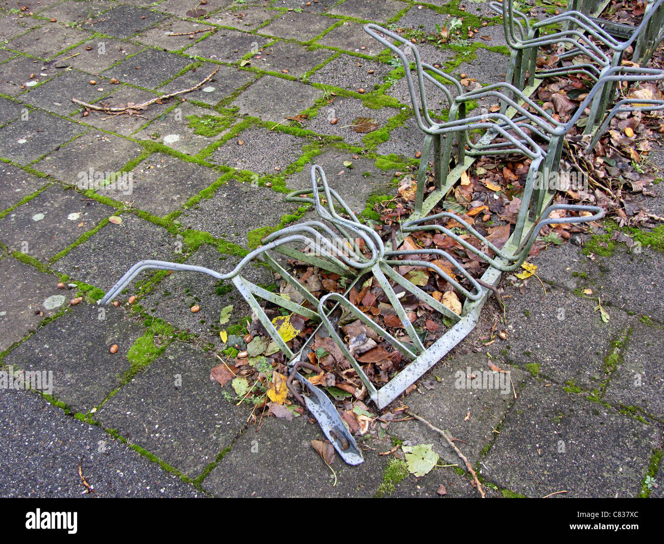 Destroyed bike hi-res stock photography and images - Alamy