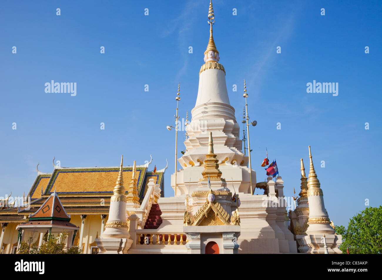 Cambodia, Phnom Penh, Wat Botum, Buddha's Relics Stupa Stock Photo - Alamy
