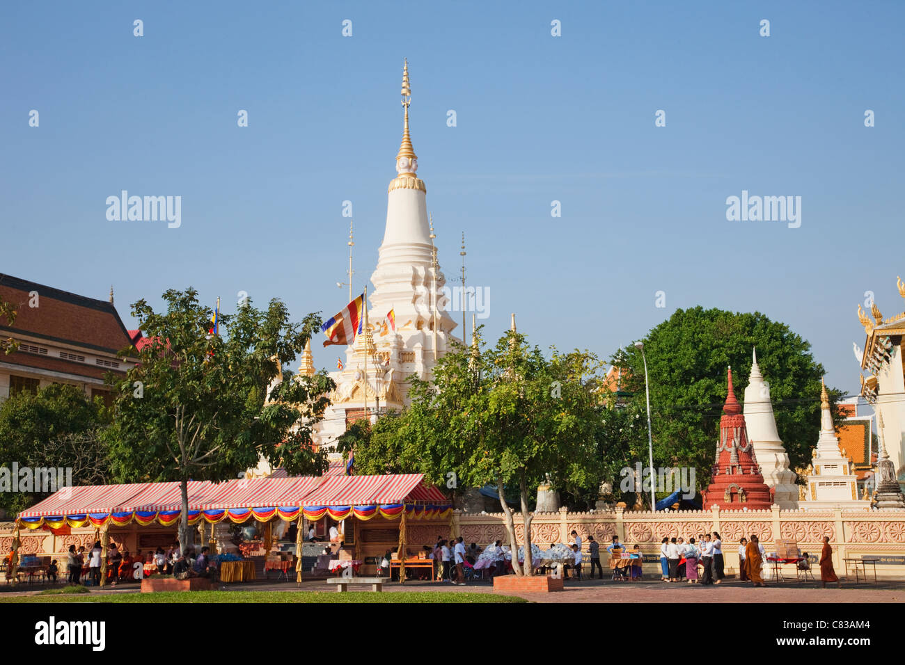 Cambodia, Phnom Penh, Wat Botum, Buddha's Relics Stupa Stock Photo - Alamy