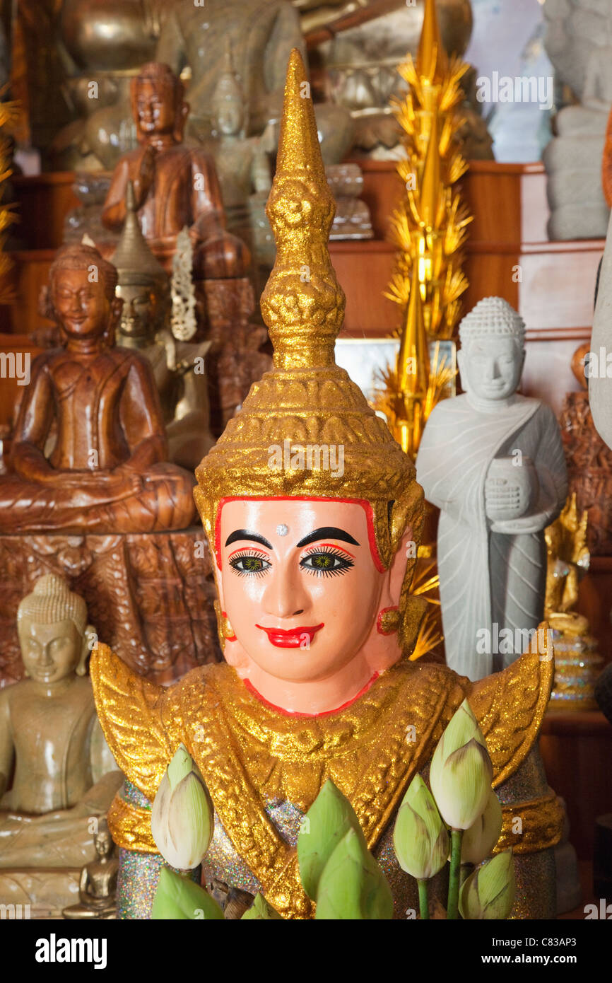 Cambodia, Phnom Penh, Statues in Wat Botum Stock Photo - Alamy
