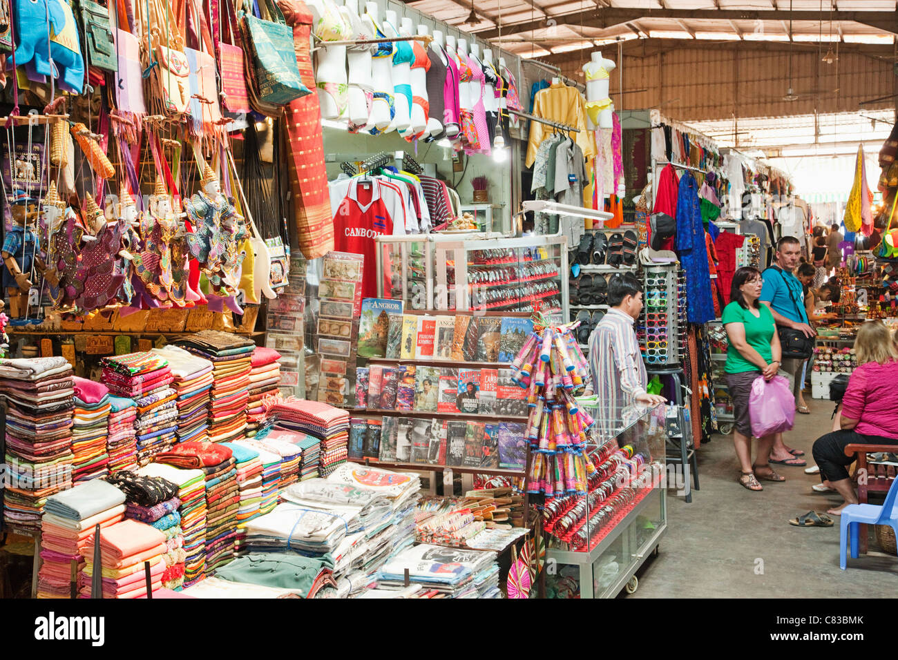 Cambodia, Siem Reap, Center Market, Souvenir Shops Stock Photo - Alamy