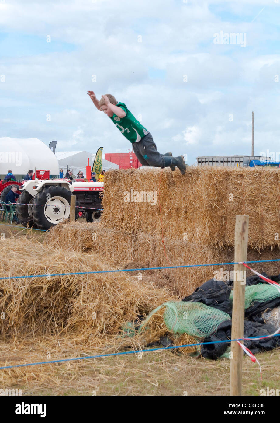 Jumping with a straw hi-res stock photography and images - Alamy