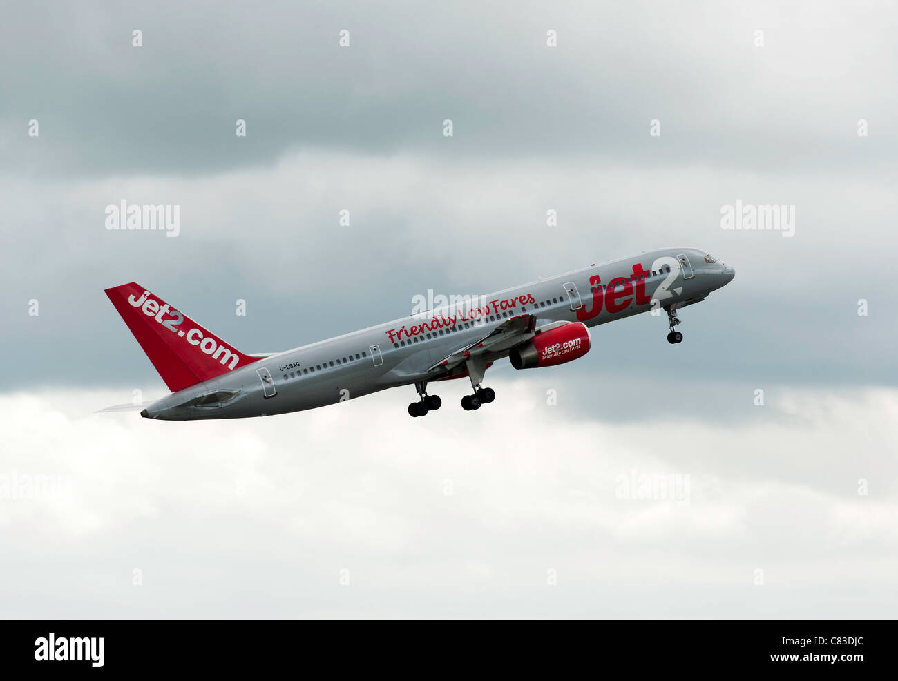 Jet2 boeing 757 hi-res stock photography and images - Alamy