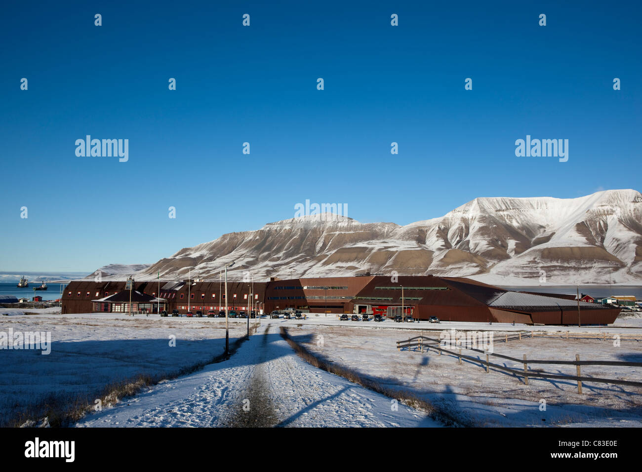Norway svalbard spitzbergen longyearbyen hi-res stock photography and ...