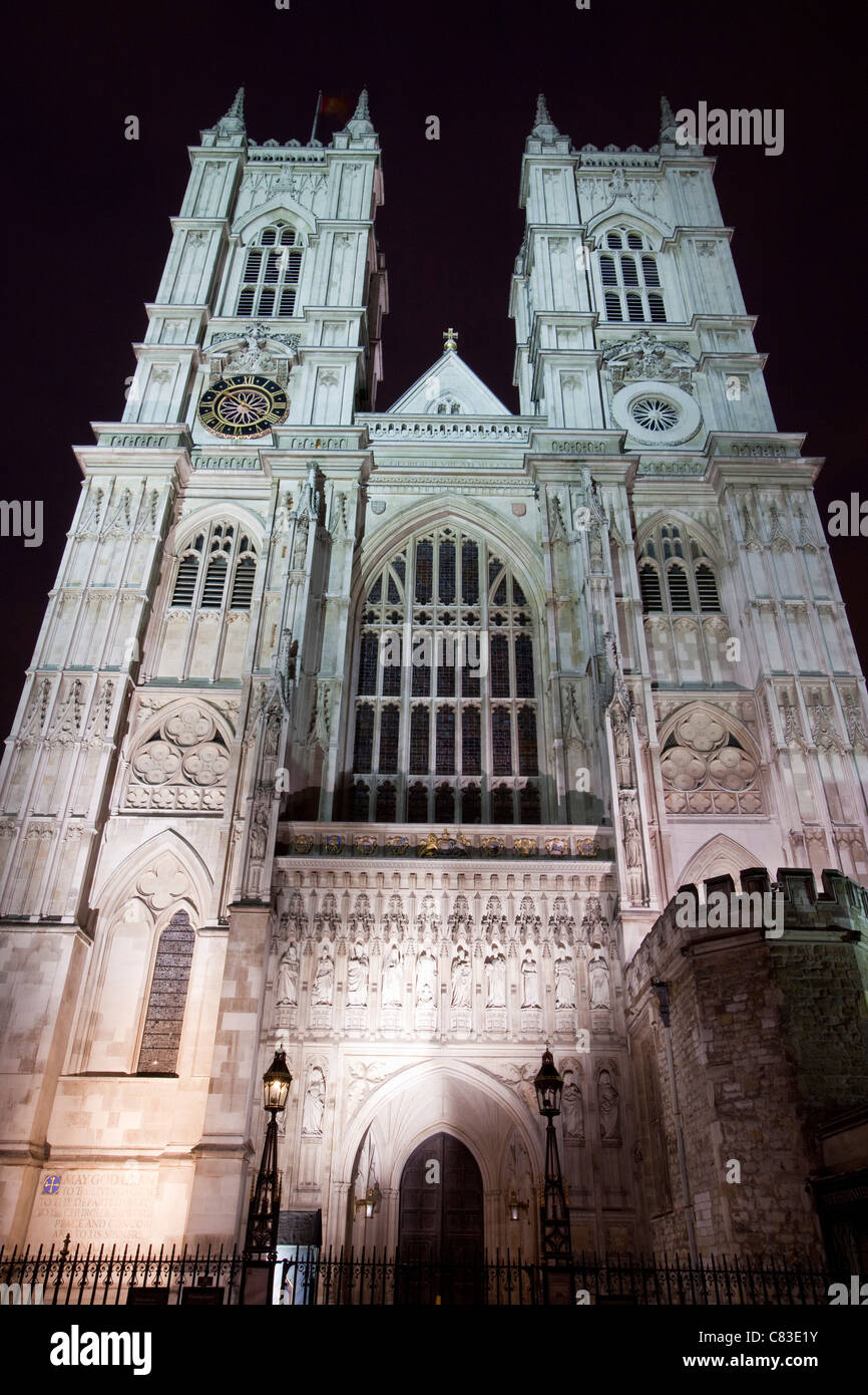 Westminster Abbey at night, London, England Stock Photo - Alamy