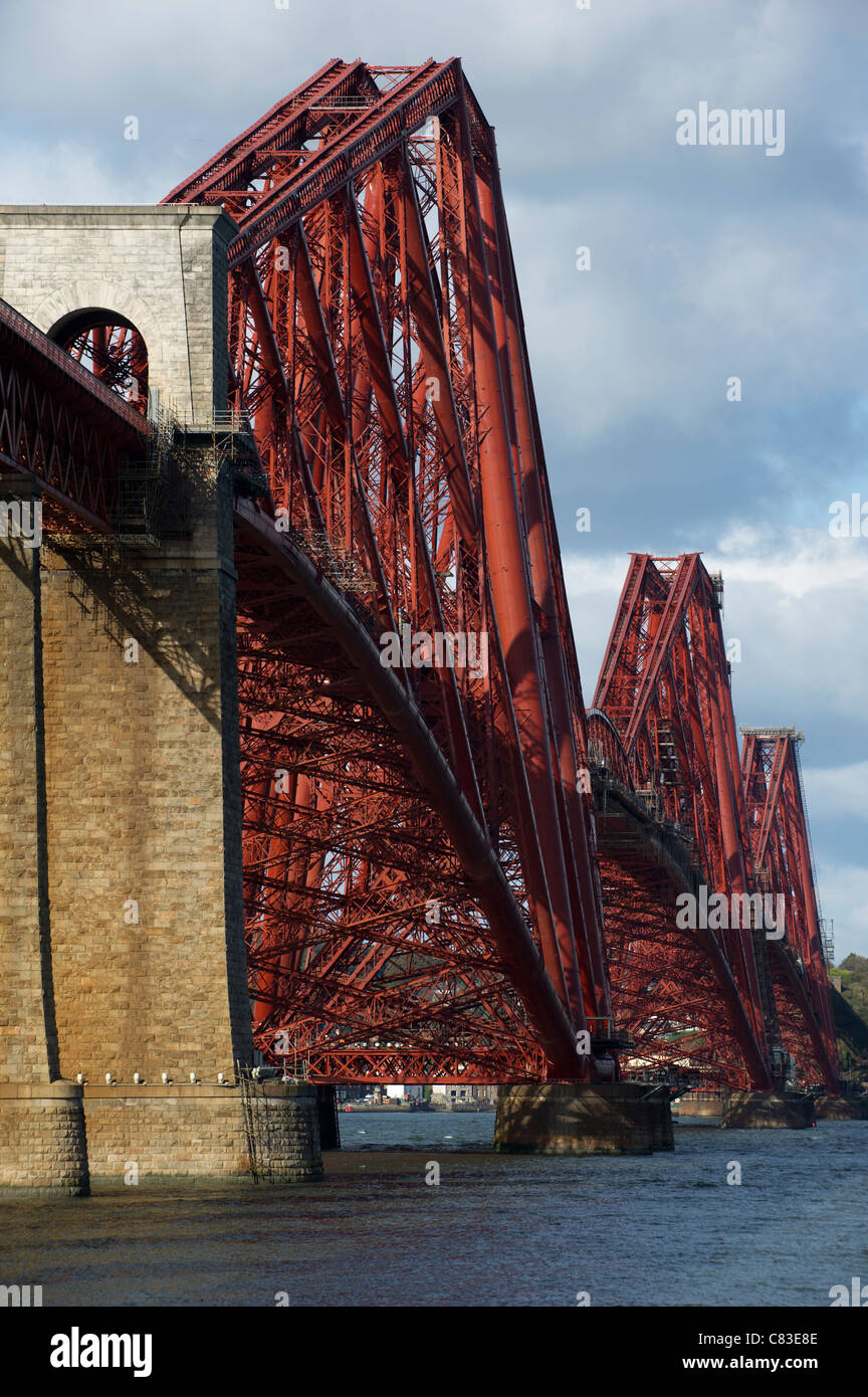 Forth scotland forth bridge fife hi-res stock photography and images ...