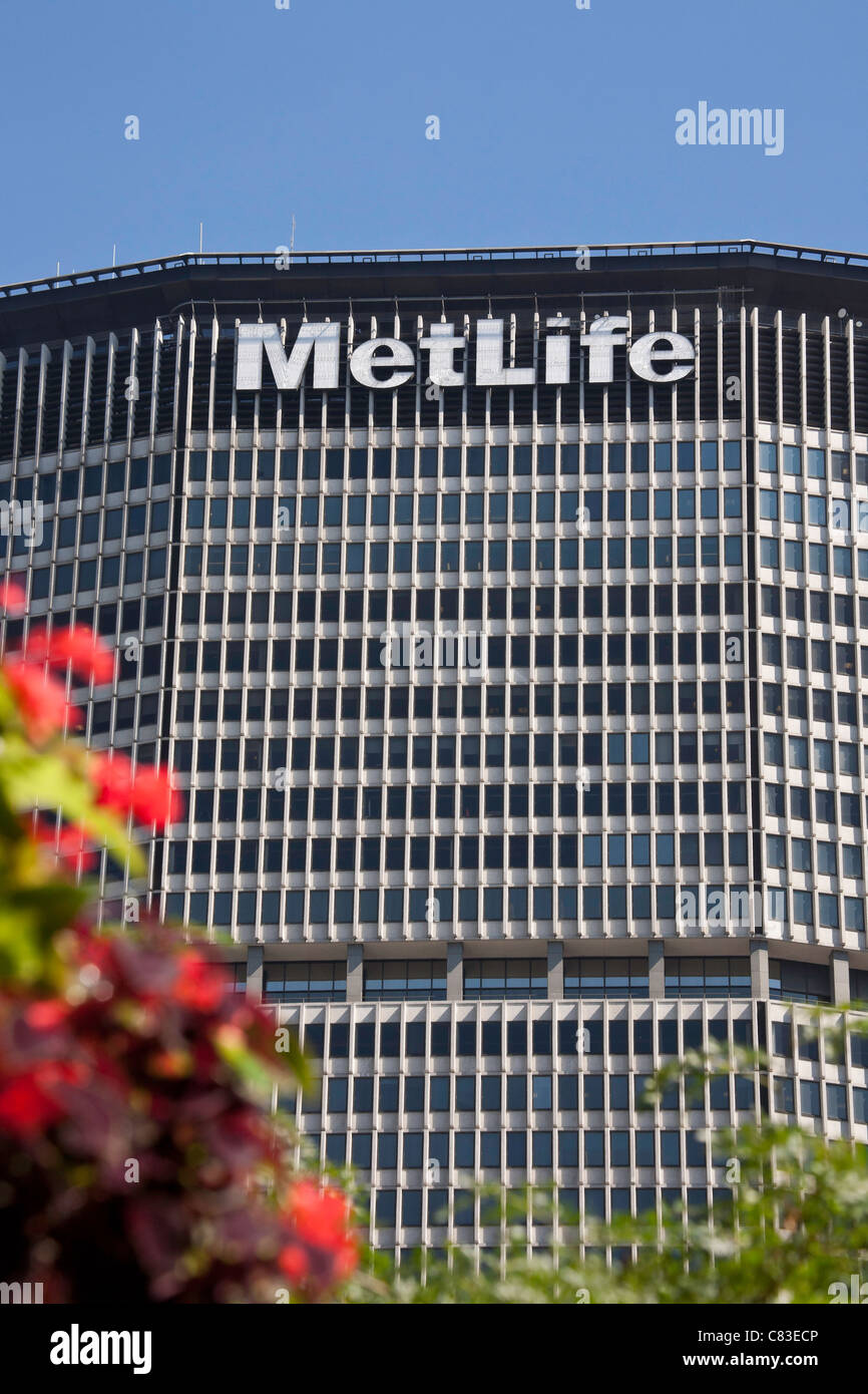 Met Life Building Facade, 200 Park Avenue, NYC Stock Photo - Alamy