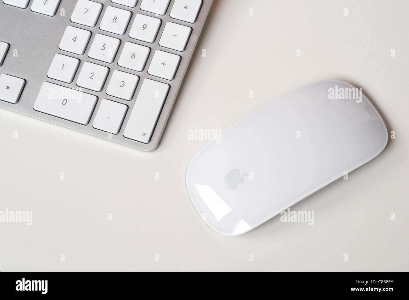 An Apple Mac mouse and keyboard Stock Photo - Alamy