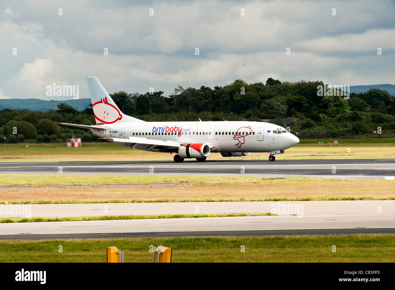 Bmi baby boeing 737 aircraft hi-res stock photography and images - Alamy