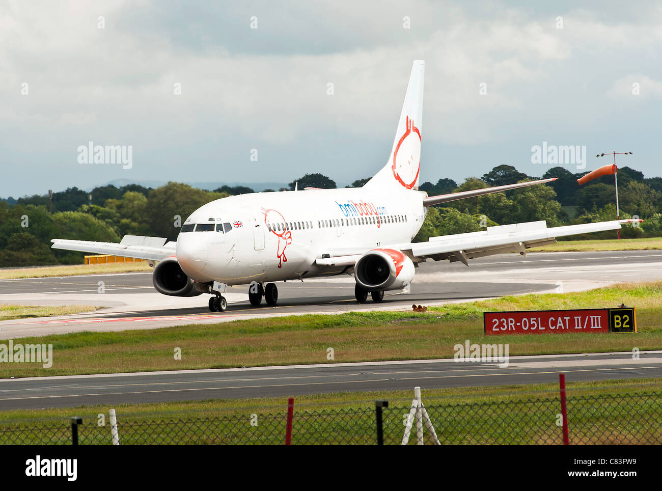 Bmi baby boeing 737 aircraft hi-res stock photography and images - Alamy