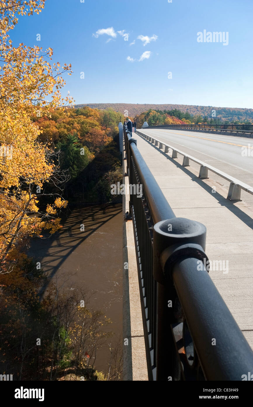 French King Bridge across the Connecticut River with fall leaves ...