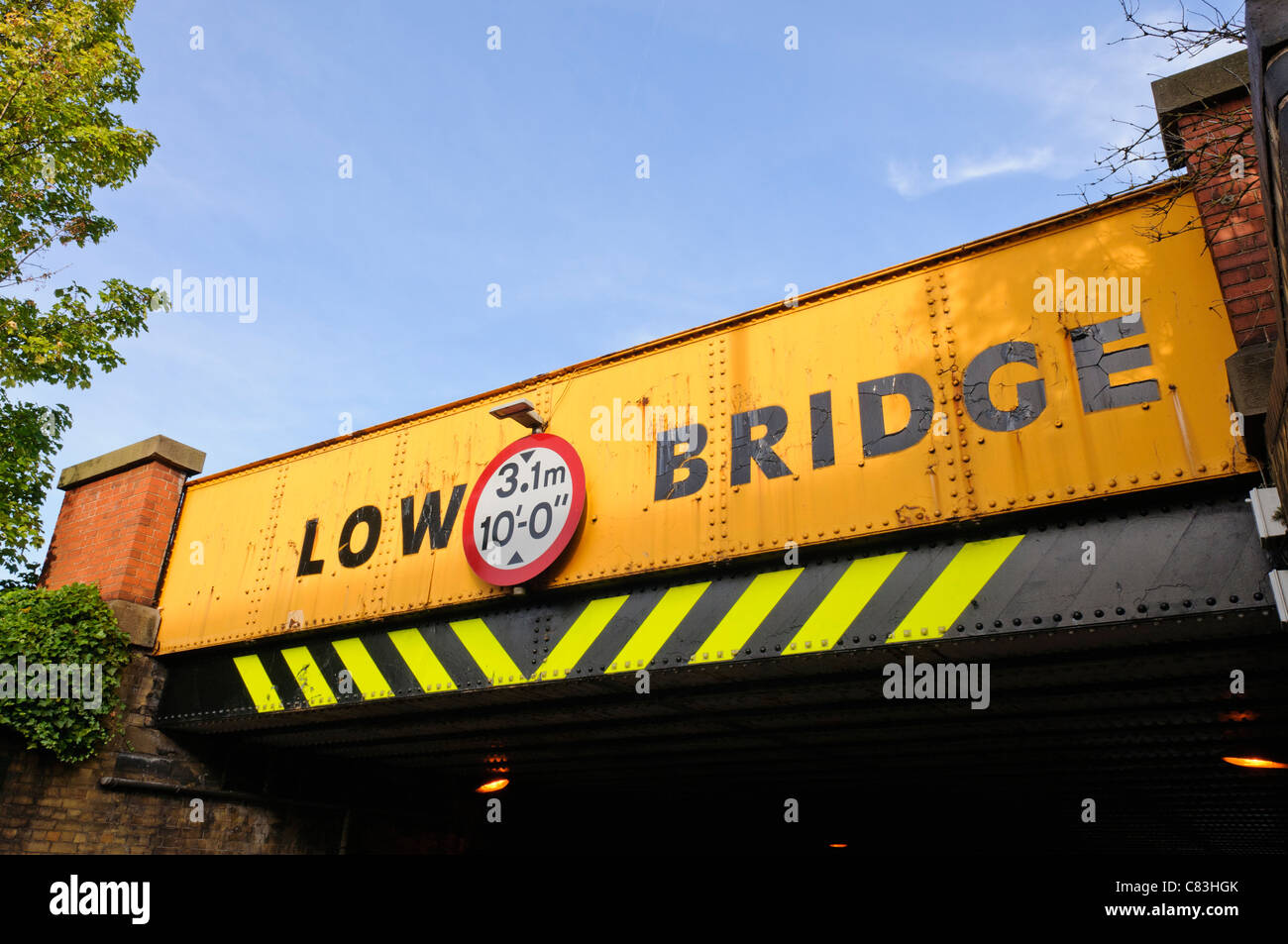 Road sign warning low bridge hi-res stock photography and images - Alamy
