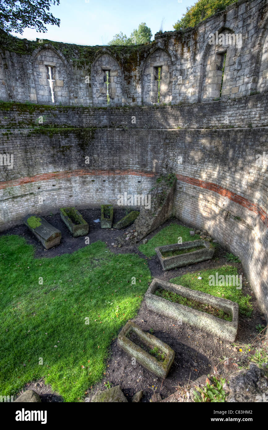 Fortress overgrown hi-res stock photography and images - Alamy