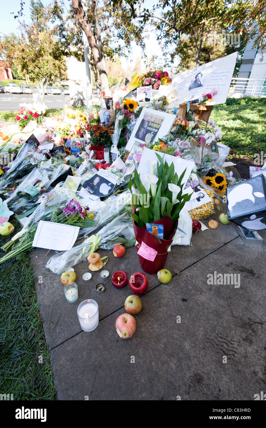 Memorials at Apple Computer Cupertino Headquarters in Memory of Steve ...